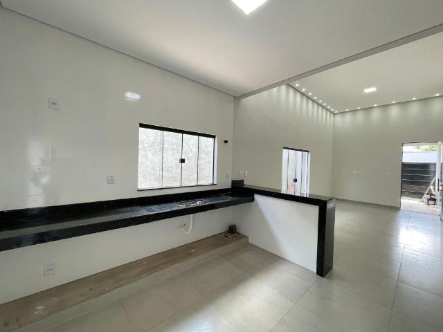 Casa / Sobrado para Venda em Uberlândia/MG Jardim Ipanema I 3 Quartos