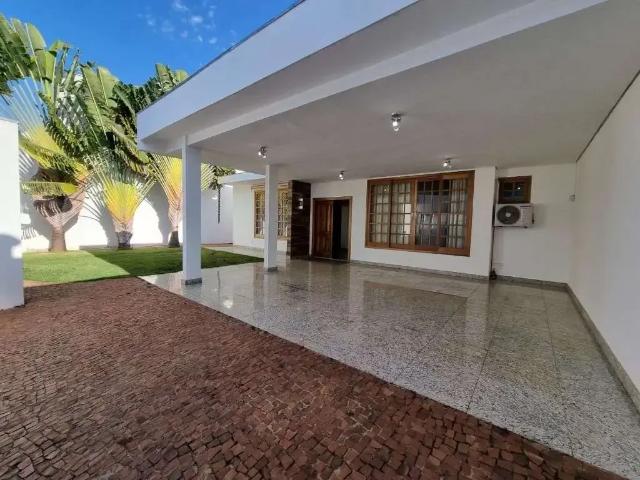 Casa / Sobrado para Venda em Uberlândia/MG Jardim Karaíba 3 Quartos