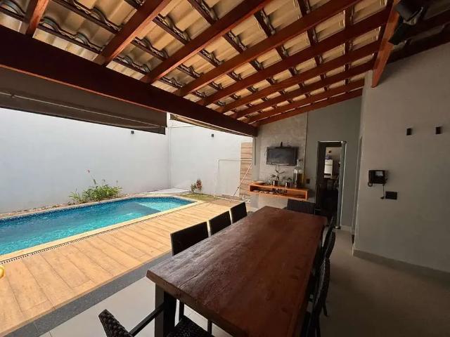 Casa / Sobrado para Venda em Uberlândia/MG Jardim Karaíba 3 Quartos