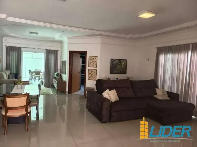 Casa / Sobrado para Venda em Uberlândia/MG Jardim Karaíba 3 Quartos