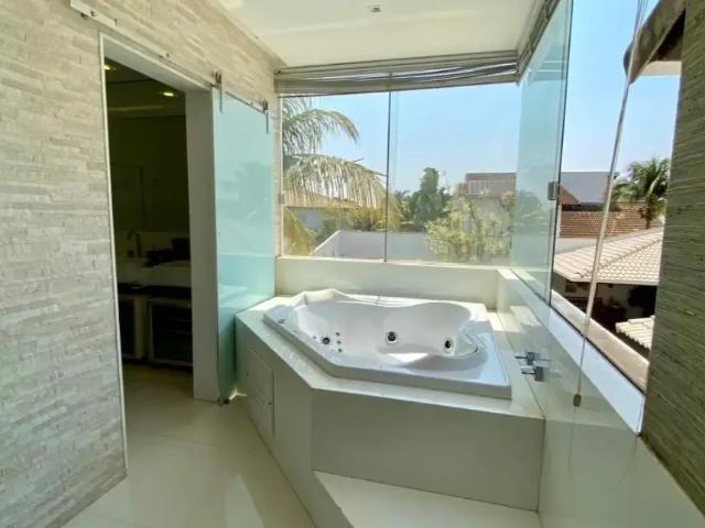 Casa / Sobrado para Venda em Uberlândia/MG Jardim Karaíba 4 Quartos