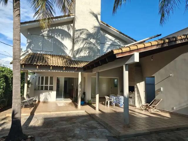 Casa / Sobrado para Venda em Uberlândia/MG Jardim Karaíba 4 Quartos