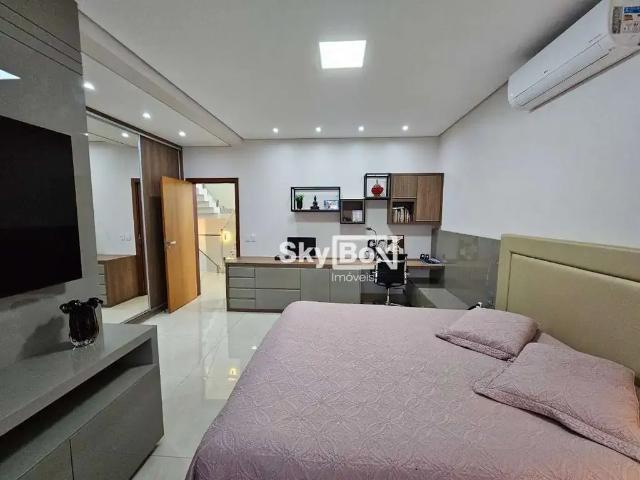 Casa / Sobrado para Venda em Uberlândia/MG Jardim Karaíba 4 Quartos