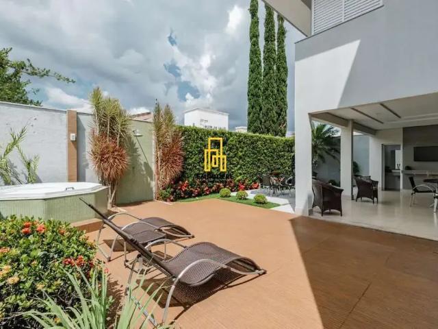 Casa / Sobrado para Venda em Uberlândia/MG Jardim Karaíba 4 Quartos