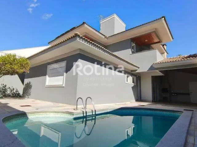 Casa / Sobrado para Venda em Uberlândia/MG Jardim Karaíba 5 Quartos