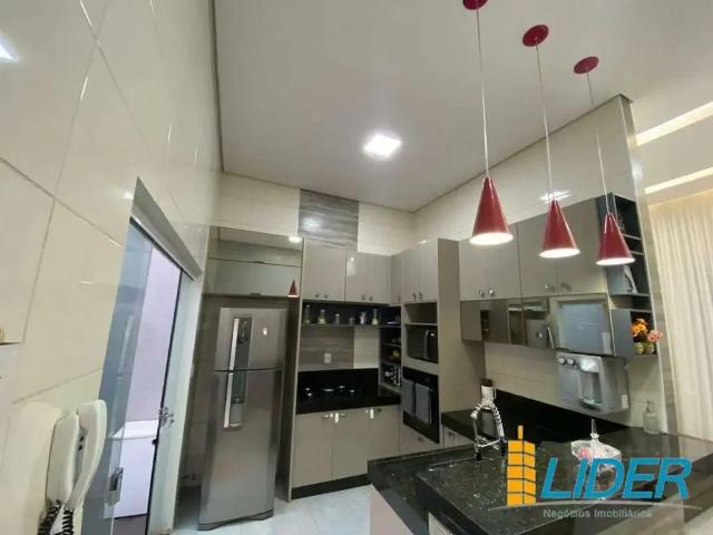 Casa / Sobrado para Venda em Uberlândia/MG Jardim Patrícia 2 Quartos