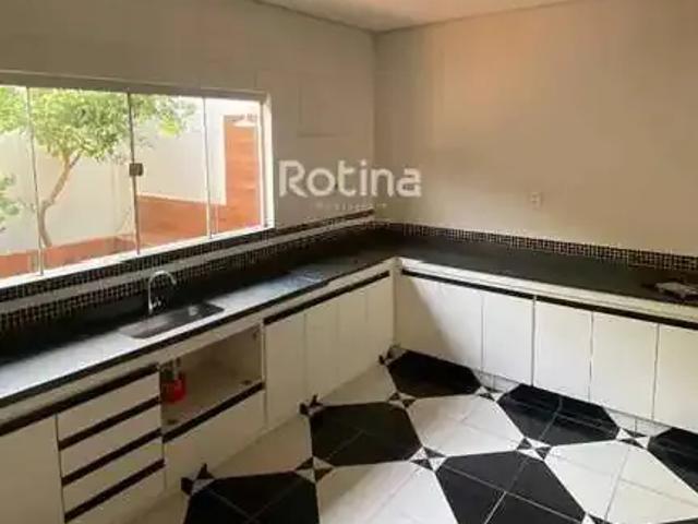 Casa / Sobrado para Venda em Uberlândia/MG Jardim Patrícia 4 Quartos