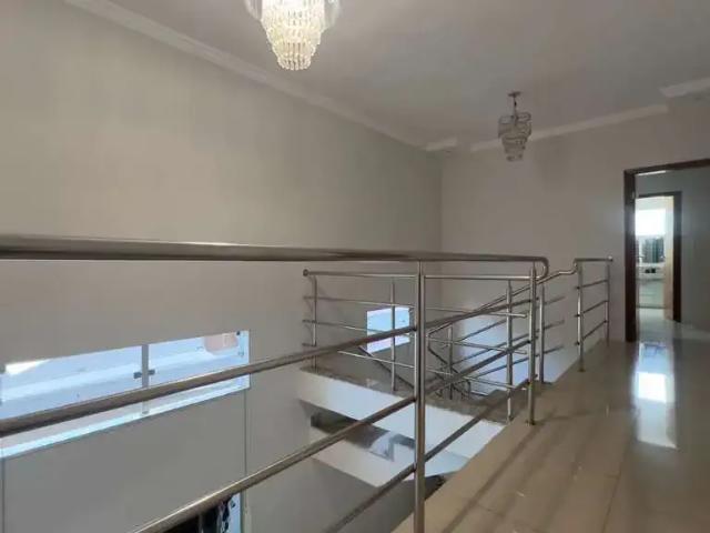 Casa / Sobrado para Venda em Uberlândia/MG Jardim Veneza 4 Quartos