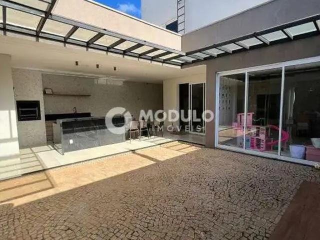 Casa / Sobrado para Venda em Uberlândia/MG Jardim Veneza 3 Quartos