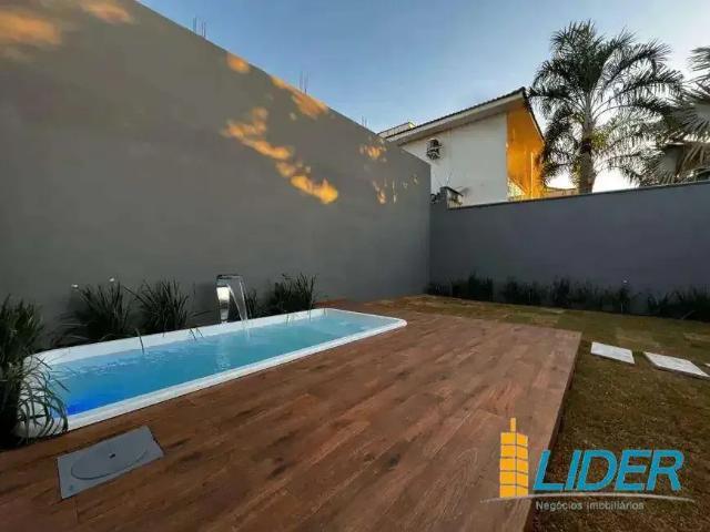 Casa / Sobrado para Venda em Uberlândia/MG Osvaldo Rezende 3 Quartos