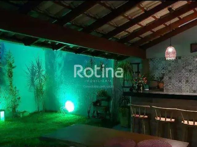Casa / Sobrado para Venda em Uberlândia/MG Osvaldo Rezende 3 Quartos