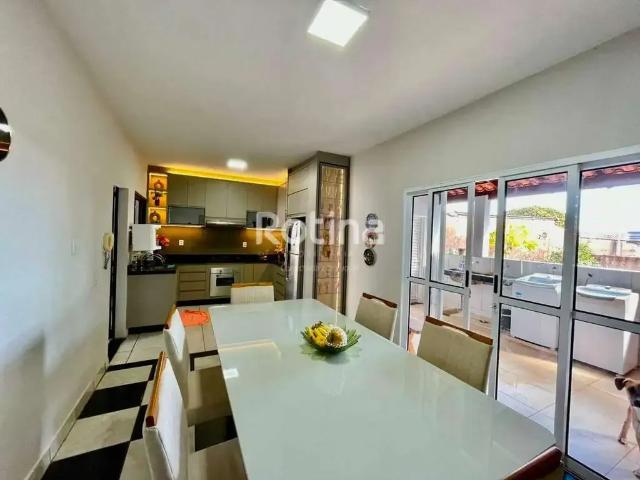 Casa / Sobrado para Venda em Uberlândia/MG Osvaldo Rezende 3 Quartos
