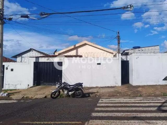 Casa / Sobrado para Venda em Uberlândia/MG Osvaldo Rezende 4 Quartos