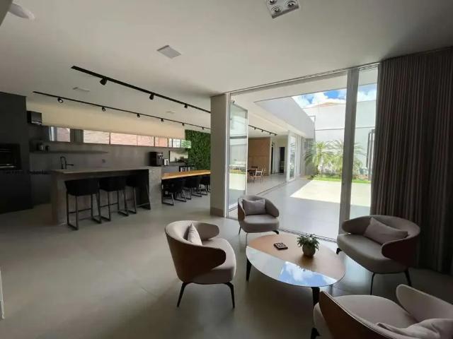 Casa / Sobrado para Venda em Uberlândia/MG Osvaldo Rezende 4 Quartos