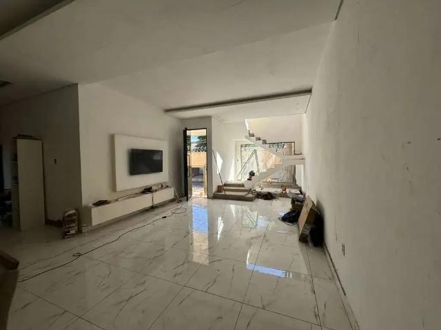 Casa / Sobrado para Venda em Uberlândia/MG Osvaldo Rezende 4 Quartos