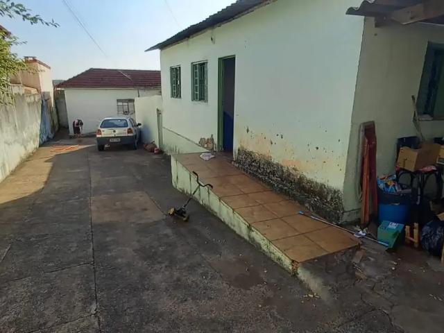 Casa / Sobrado para Venda em Uberlândia/MG Osvaldo Rezende 5 Quartos