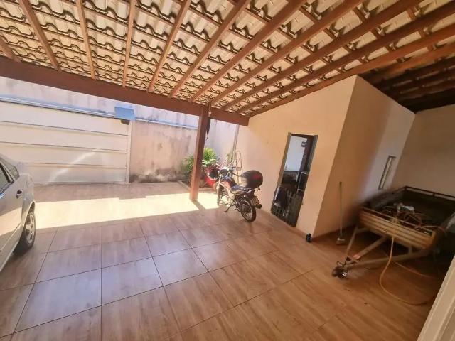 Casa / Sobrado para Venda em Uberlândia/MG Lagoinha 3 Quartos
