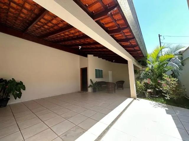 Casa / Sobrado para Venda em Uberlândia/MG Lagoinha 3 Quartos