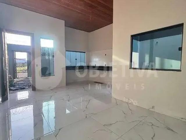 Casa / Sobrado para Venda em Uberlândia/MG Laranjeiras 2 Quartos