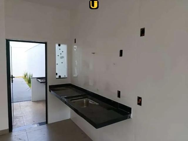 Casa / Sobrado para Venda em Uberlândia/MG Laranjeiras 2 Quartos