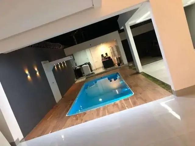 Casa / Sobrado para Venda em Uberlândia/MG Laranjeiras 4 Quartos