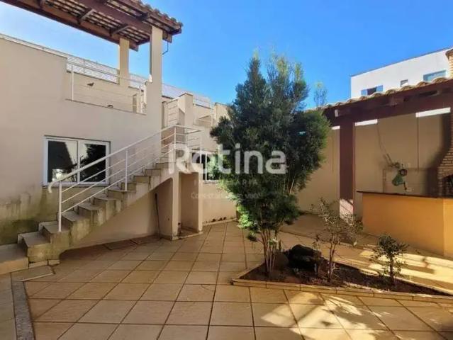 Casa / Sobrado para Venda em Uberlândia/MG Lidice 5 Quartos