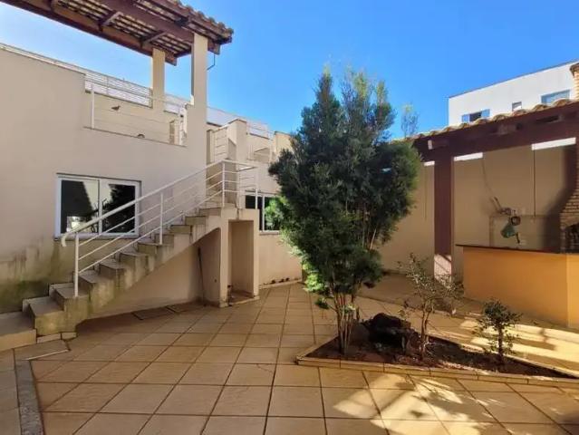 Casa / Sobrado para Venda em Uberlândia/MG Lidice 5 Quartos