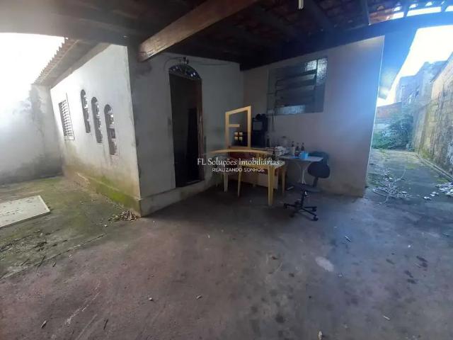 Casa / Sobrado para Venda em Uberlândia/MG Luizote de Freitas 2 Quartos