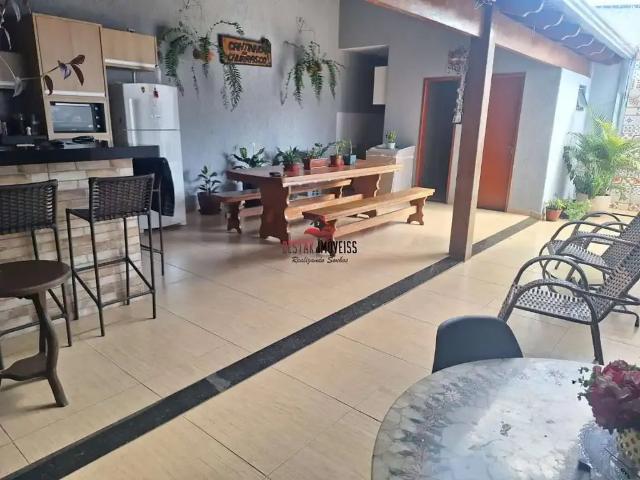 Casa / Sobrado para Venda em Uberlândia/MG Luizote de Freitas 3 Quartos