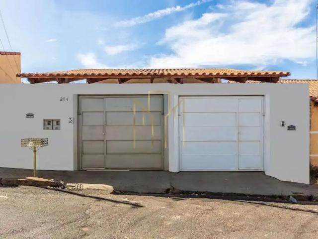 Casa / Sobrado para Venda em Uberlândia/MG Luizote de Freitas 3 Quartos