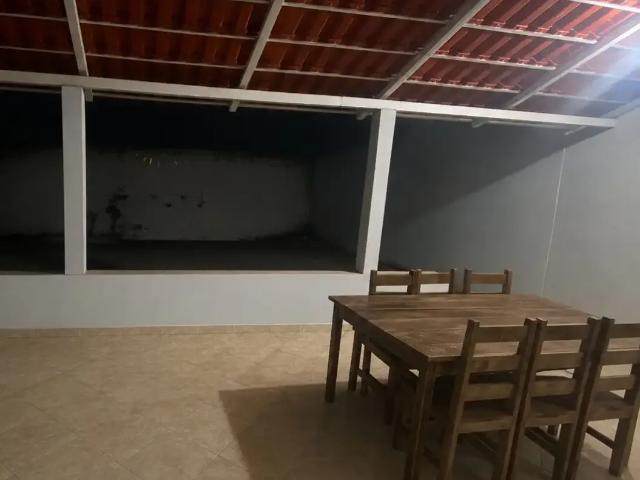 Casa / Sobrado para Venda em Uberlândia/MG Luizote de Freitas 3 Quartos