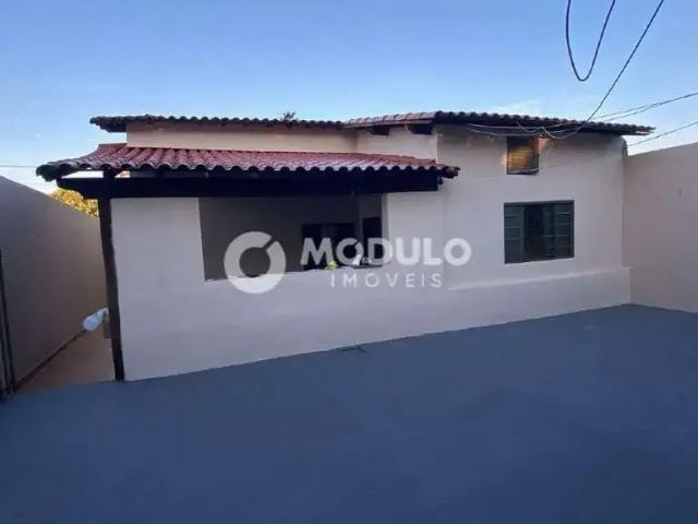 Casa / Sobrado para Venda em Uberlândia/MG Luizote de Freitas 4 Quartos