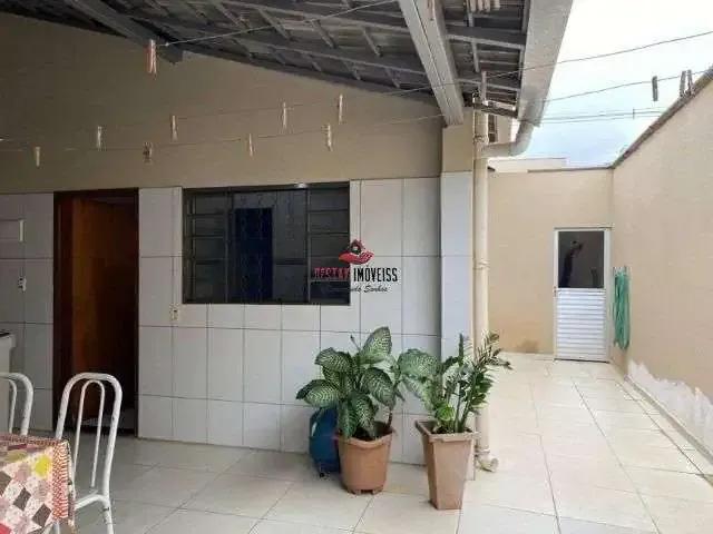 Casa / Sobrado para Venda em Uberlândia/MG Luizote de Freitas 5 Quartos
