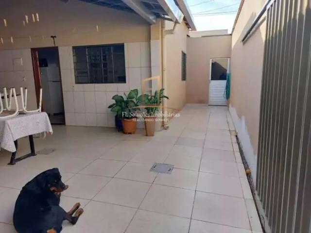 Casa / Sobrado para Venda em Uberlândia/MG Luizote de Freitas 5 Quartos