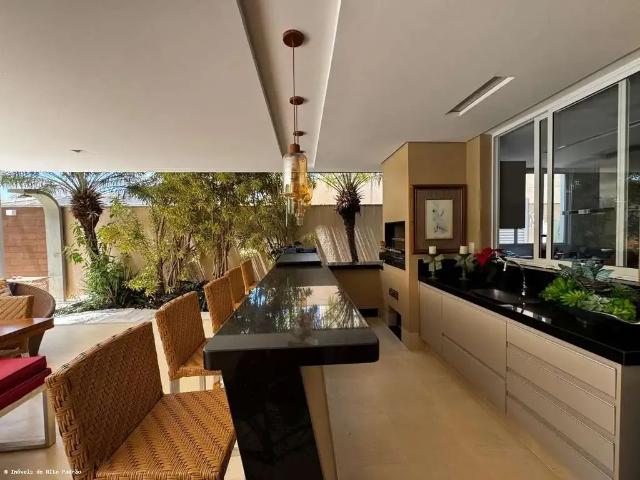 Casa / Sobrado para Venda em Uberlândia/MG Morada da Colina 4 Quartos