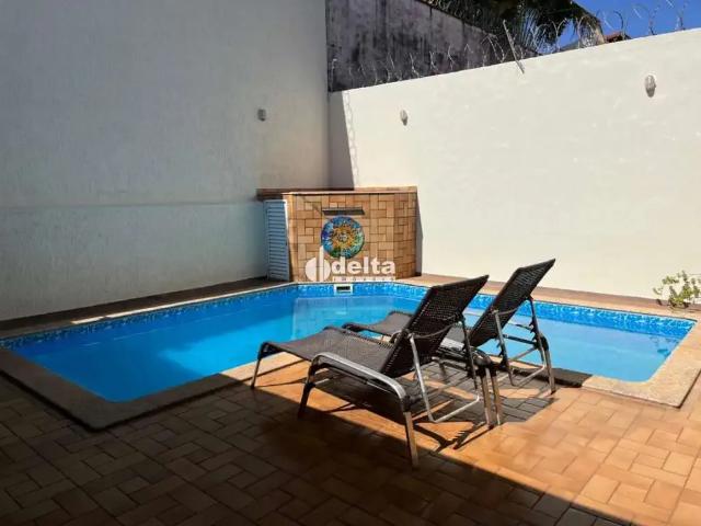 Casa / Sobrado para Venda em Uberlândia/MG Morada da Colina 4 Quartos