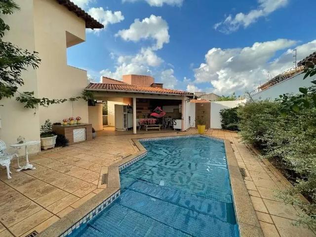 Casa / Sobrado para Venda em Uberlândia/MG Morada da Colina 4 Quartos