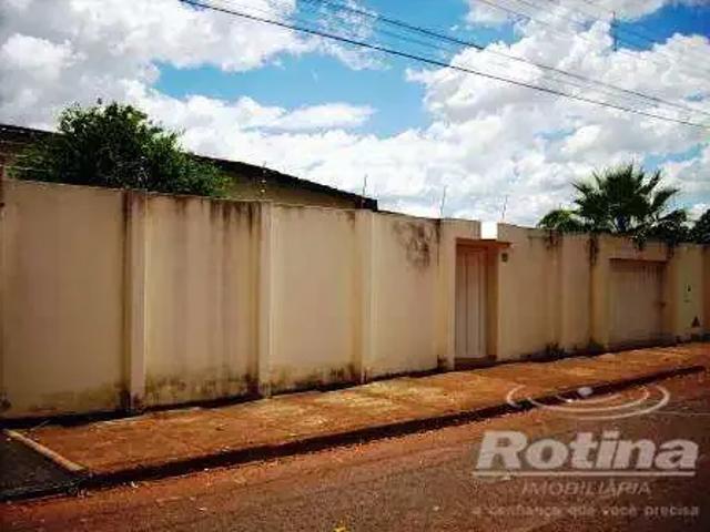 Casa / Sobrado para Venda em Uberlândia/MG Morada da Colina 4 Quartos