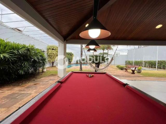 Casa / Sobrado para Venda em Uberlândia/MG Morada da Colina 4 Quartos