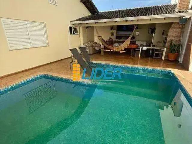 Casa / Sobrado para Venda em Uberlândia/MG Morada da Colina 4 Quartos