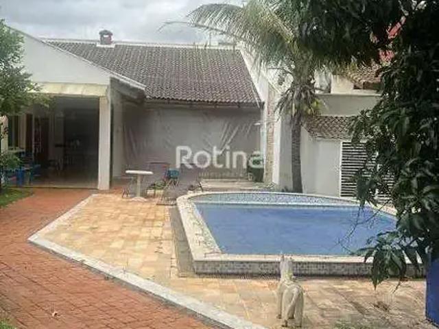 Casa / Sobrado para Venda em Uberlândia/MG Morada da Colina 4 Quartos