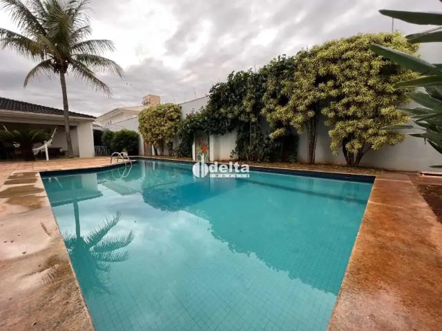 Casa / Sobrado para Venda em Uberlândia/MG Morada da Colina 5 Quartos