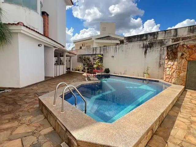 Casa / Sobrado para Venda em Uberlândia/MG Morada da Colina 5 Quartos