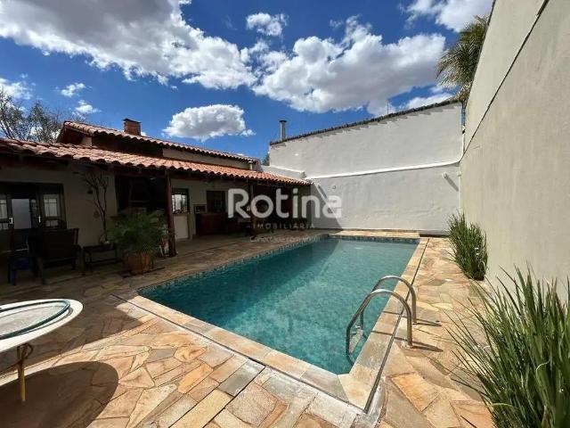Casa / Sobrado para Venda em Uberlândia/MG Morada da Colina 3 Quartos