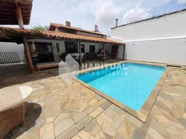 Casa / Sobrado para Venda em Uberlândia/MG Morada da Colina 3 Quartos