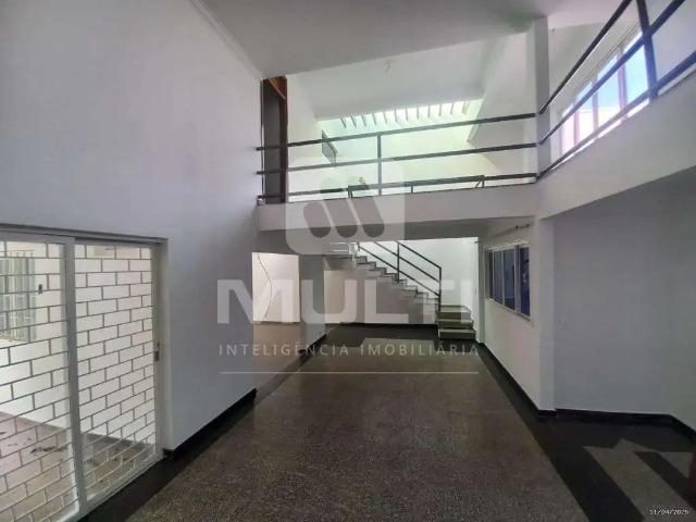 Casa / Sobrado para Venda em Uberlândia/MG Morada da Colina 3 Quartos