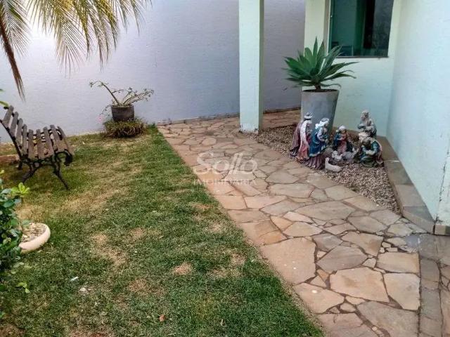 Casa / Sobrado para Venda em Uberlândia/MG Morada da Colina 3 Quartos