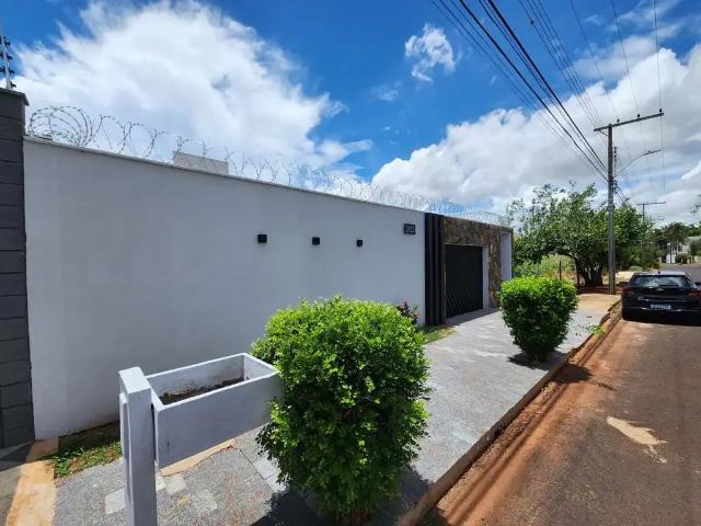 Casa / Sobrado para Venda em Uberlândia/MG Morada da Colina 3 Quartos