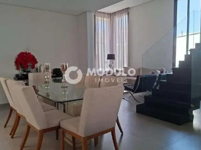 Casa / Sobrado para Venda em Uberlândia/MG Morada da Colina 3 Quartos