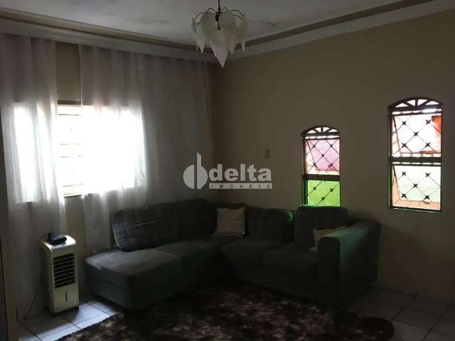 Casa / Sobrado para Venda em Uberlândia/MG Mansour 2 Quartos